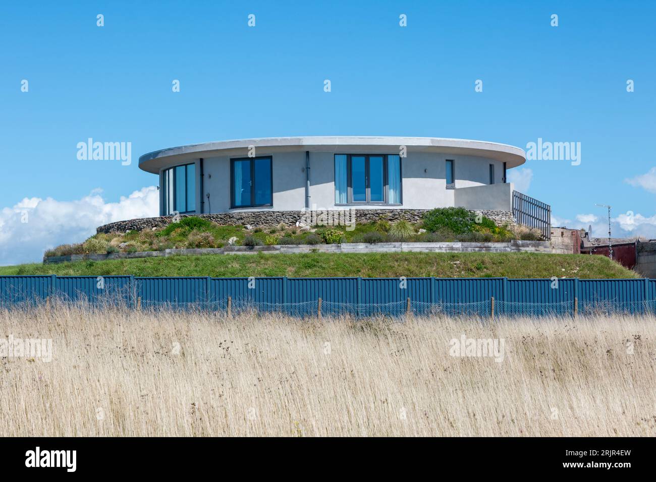 Modern unique architecture building hi-res stock photography and images ...