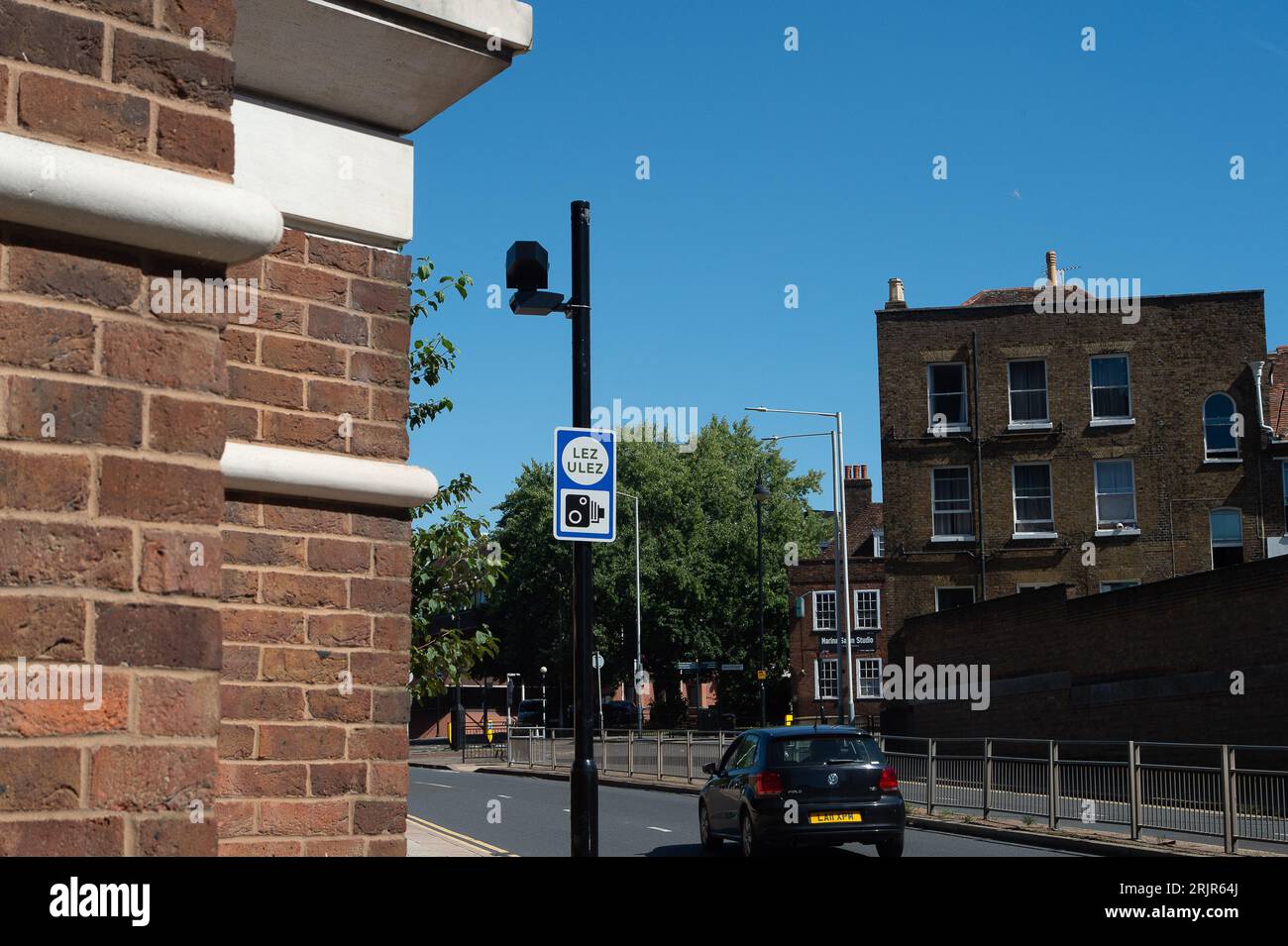 Uxbridge, UK. 23rd August, 2023. New ULEZ cameras and signs (pictured ...