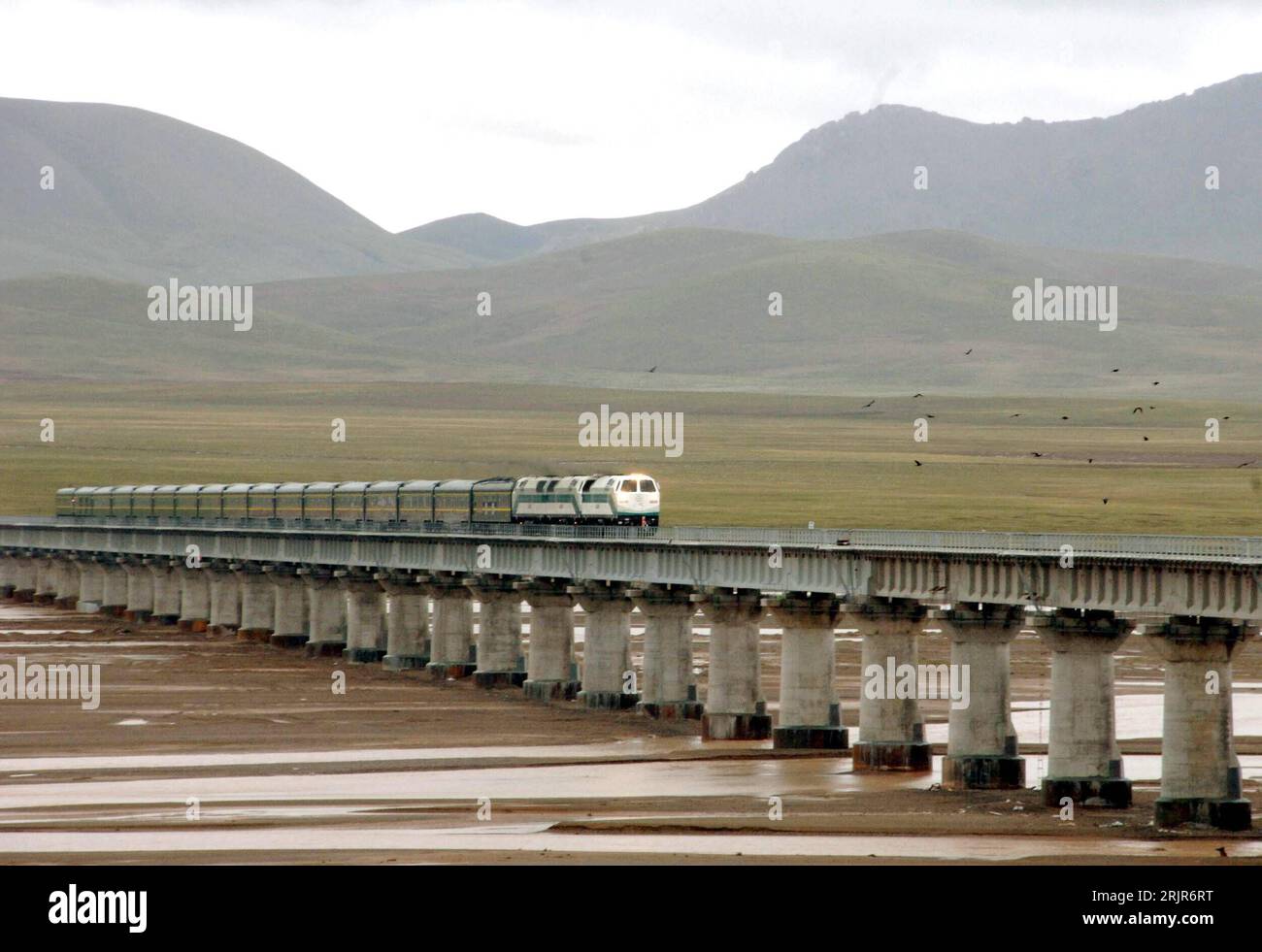 Eisenbahnen in der landschaft hi-res stock photography and images - Alamy