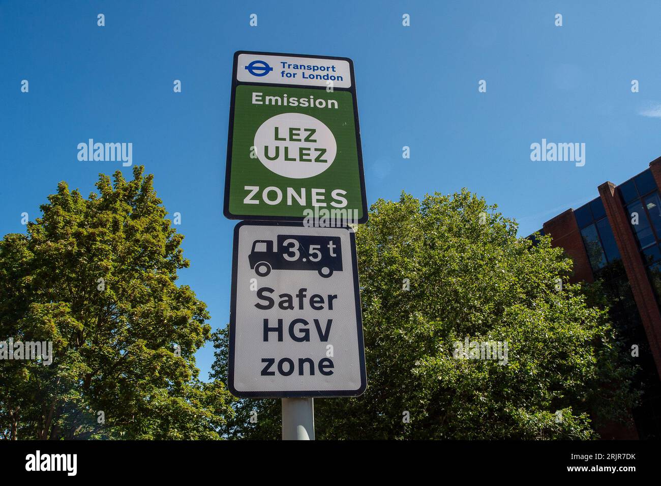 Uxbridge, UK. 23rd August, 2023. New ULEZ cameras and signs (pictured ...