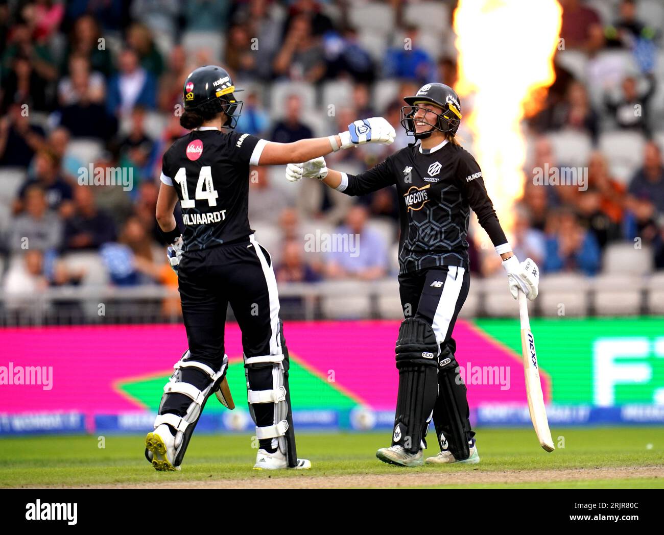 Womens morris team hi-res stock photography and images - Alamy