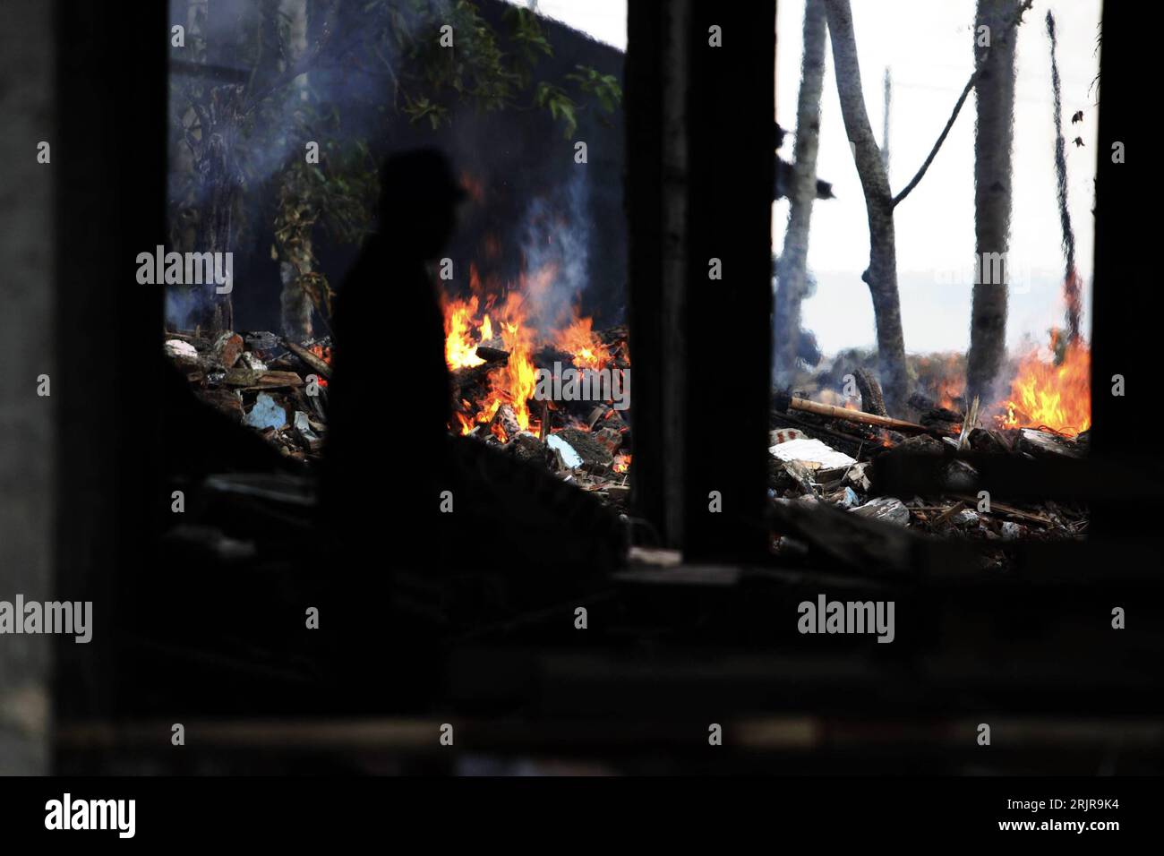 Ruine silhouette hi-res stock photography and images - Alamy