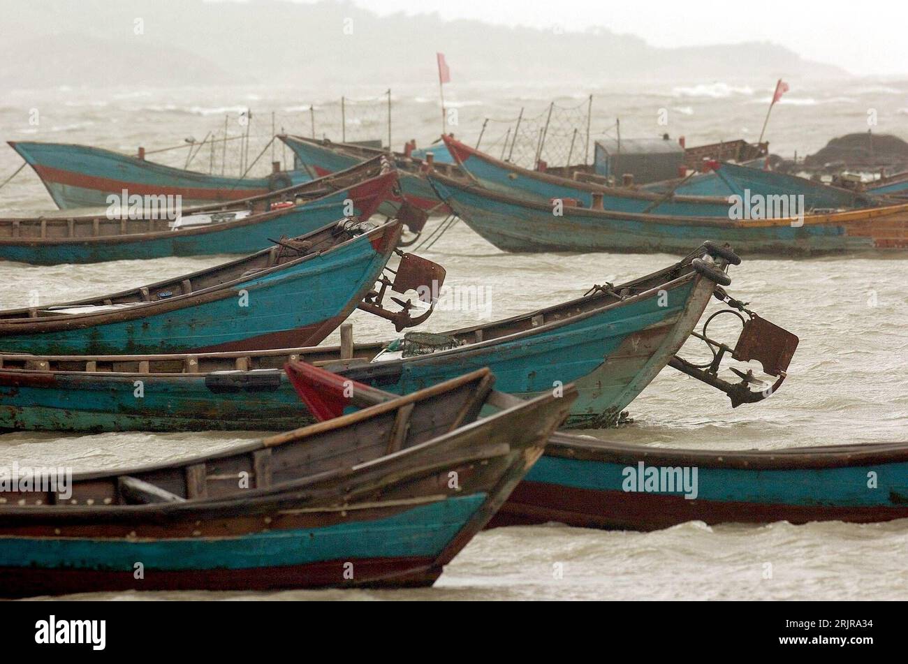 Bildnummer: 51351112 Datum: 25.07.2006 Copyright: imago/Xinhua Boote in ...