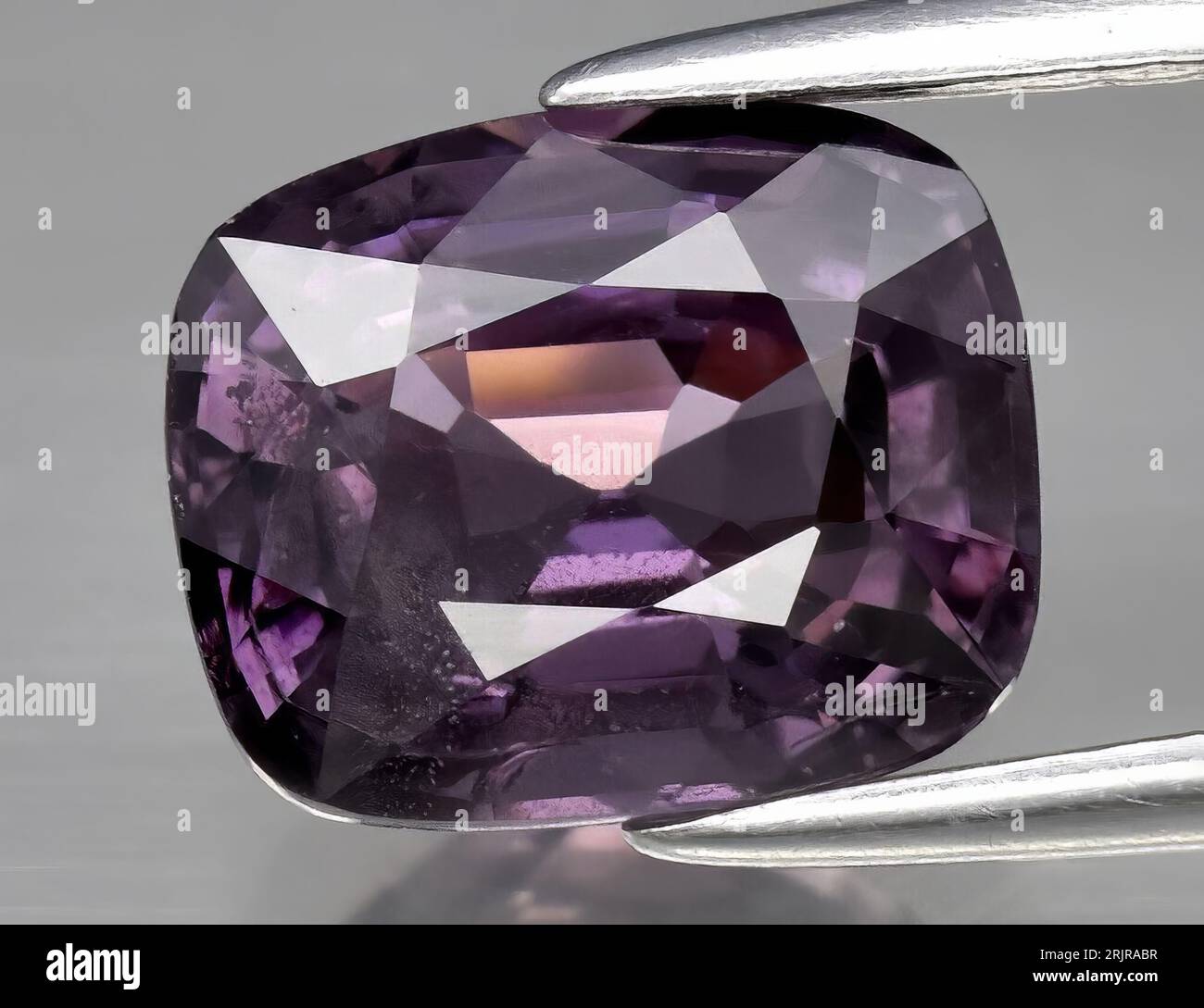 Gray spinel gem hi-res stock photography and images - Alamy