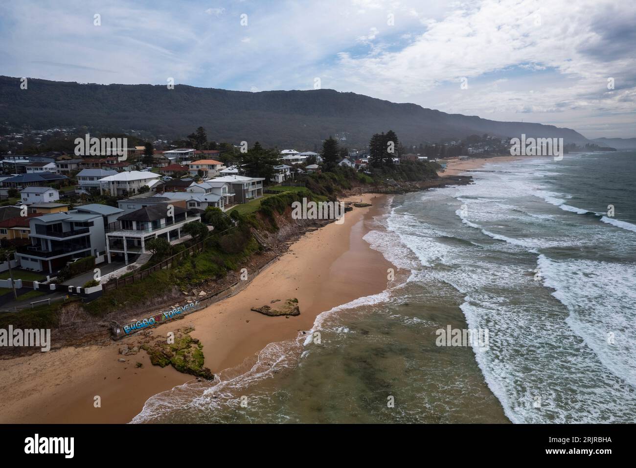 Thirroul beach hi-res stock photography and images - Alamy