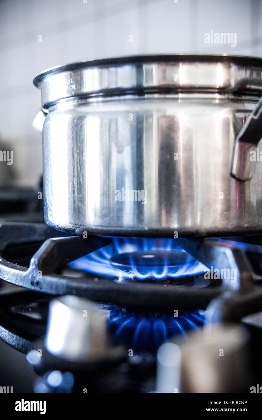 Kookpan hi-res stock photography and images - Alamy