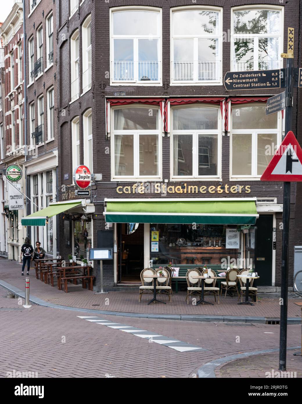 Amsterdam building on a corner hi-res stock photography and images - Alamy