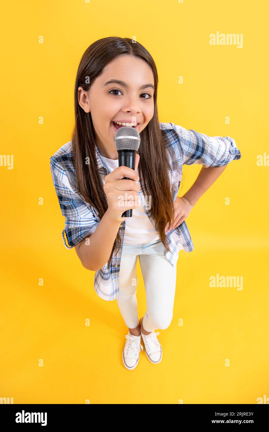 interview online of teen interviewer blogger influencer gen z ...