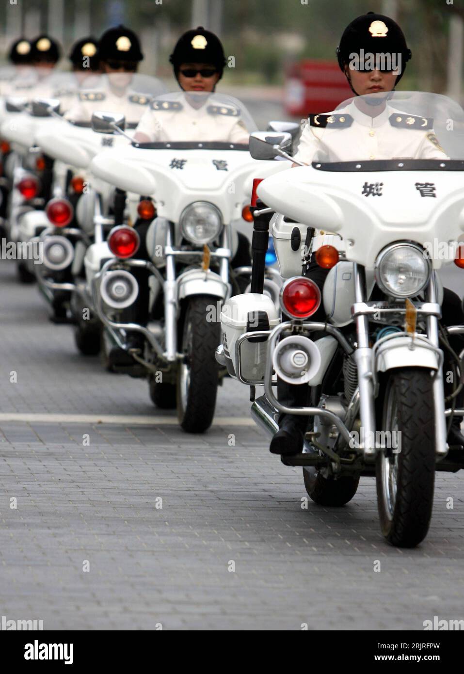 Motorrad polizei motorrad polizei motorrad gruppe hi-res stock ...