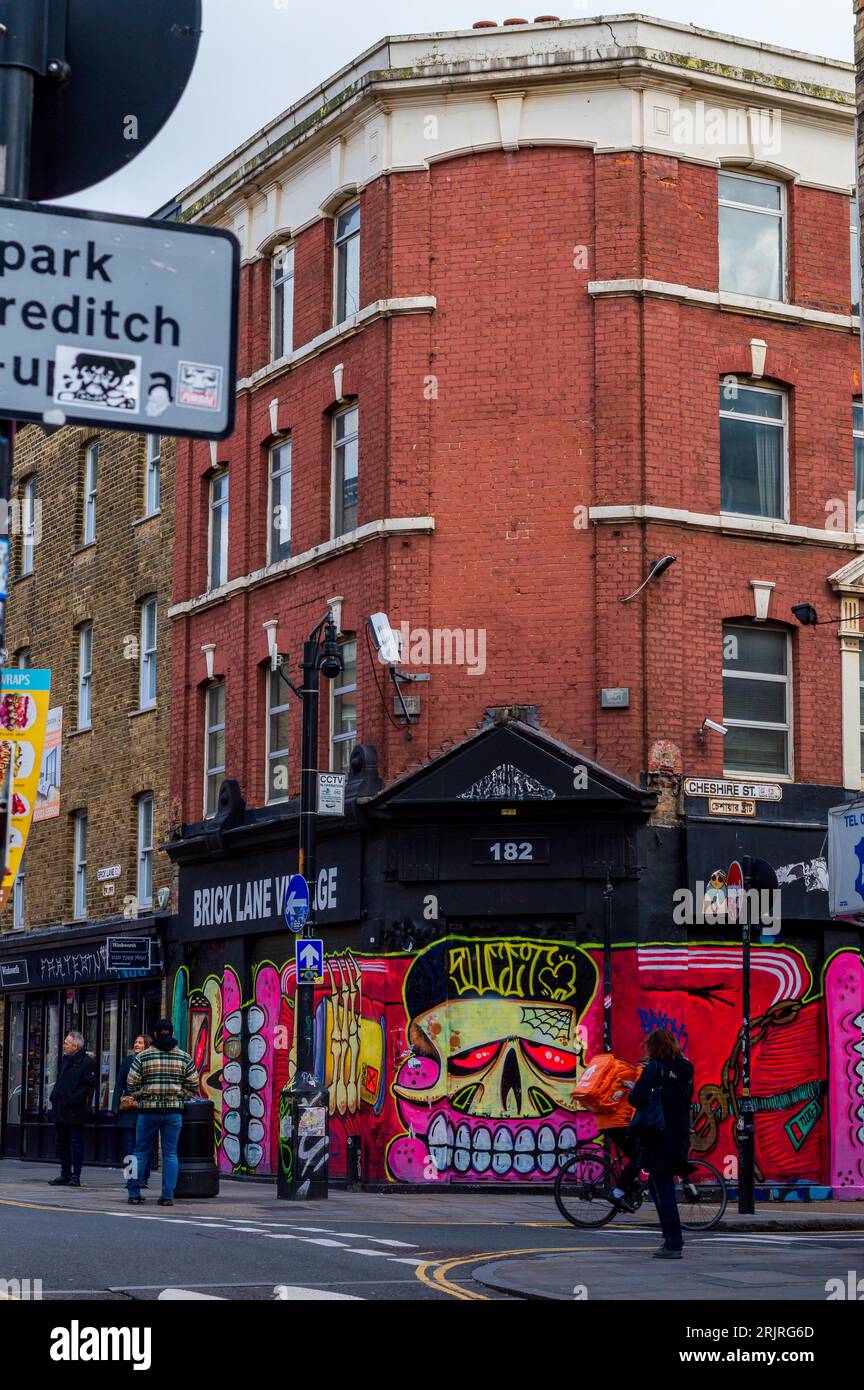 Street art mural Brick Lane, east London, England Stock Photo - Alamy