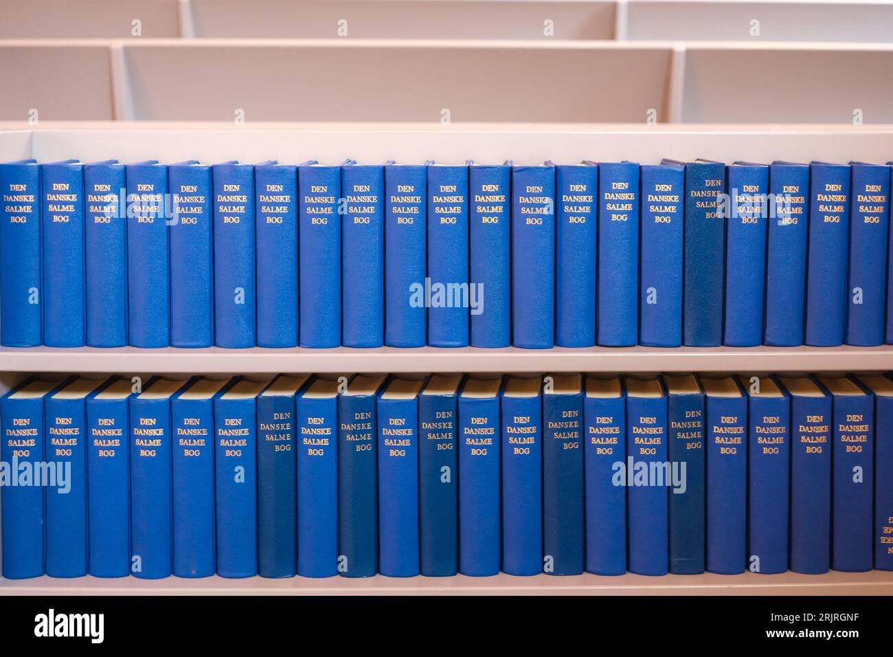 Bibles shelf hi-res stock photography and images - Alamy