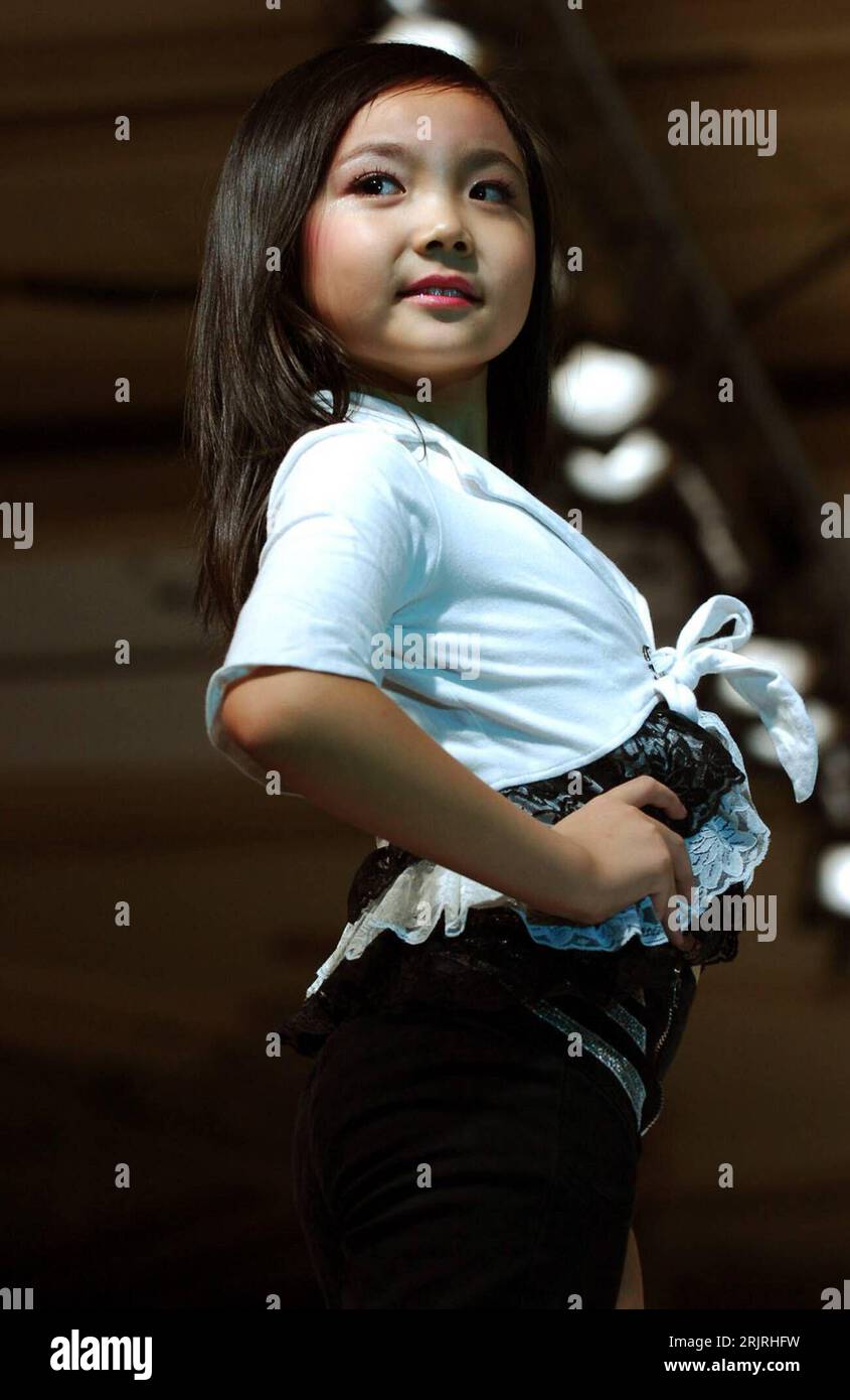 Kindermodels hi-res stock photography and images - Alamy