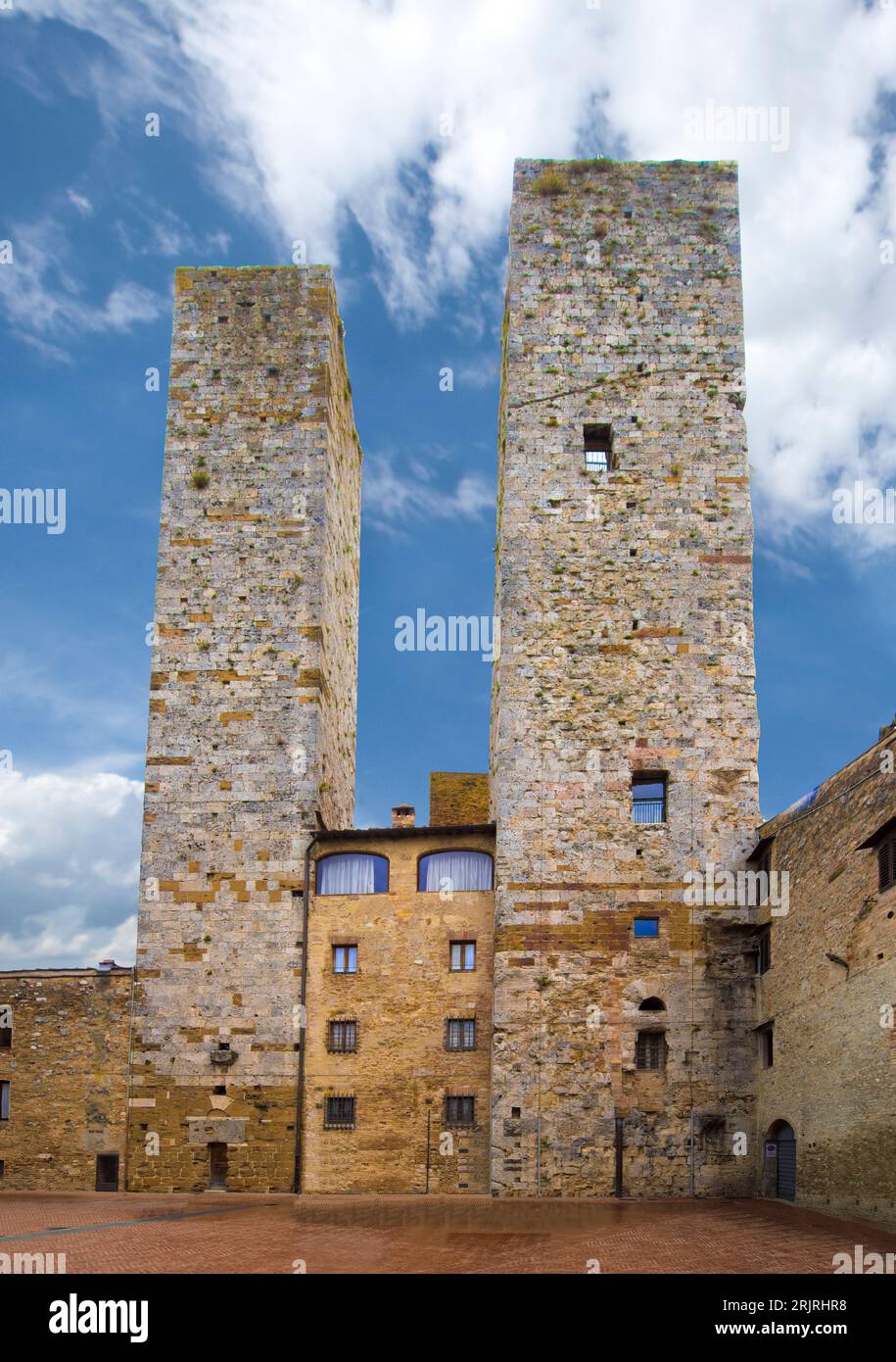 Ardinghelli towers, double towers in San Gimignano Tuscany, Italy Stock ...