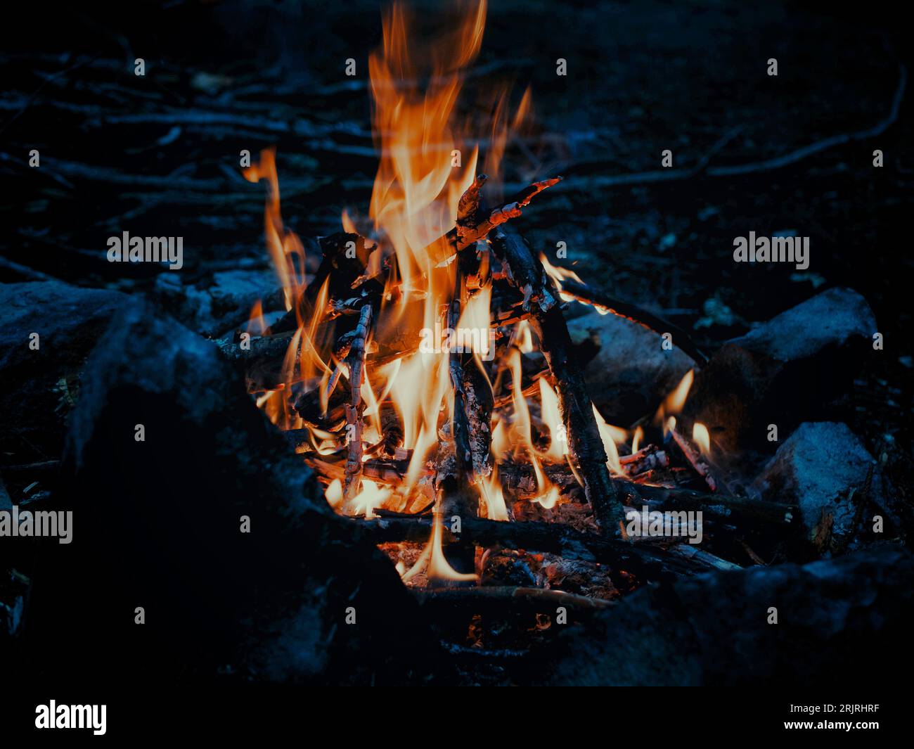 Campfire crackling in serene hi-res stock photography and images - Alamy
