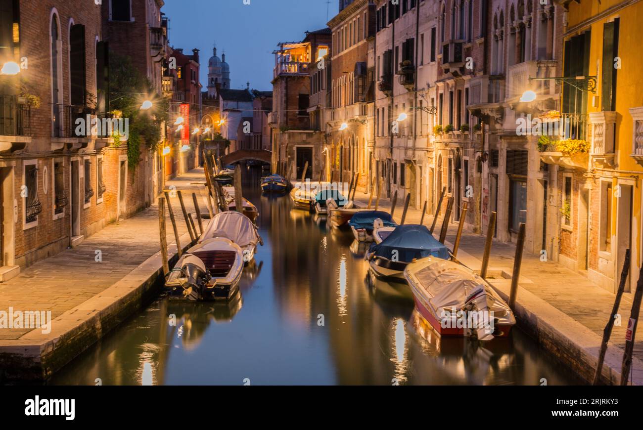 Nightlife in venice hi-res stock photography and images - Alamy