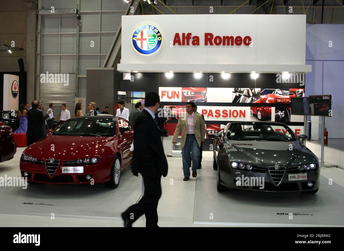 Logos de autos hi-res stock photography and images - Alamy