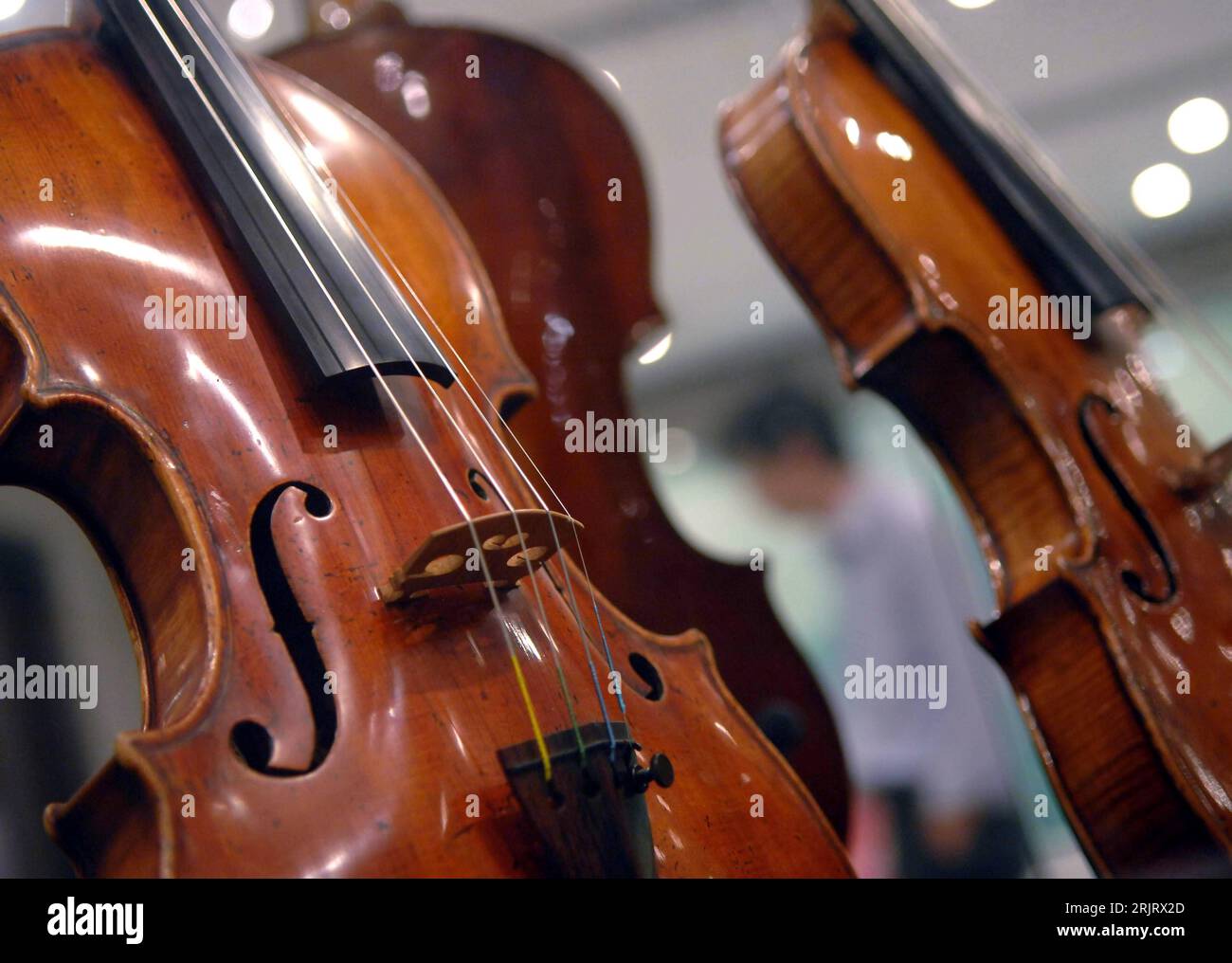 Geigen hi-res stock photography and images - Alamy