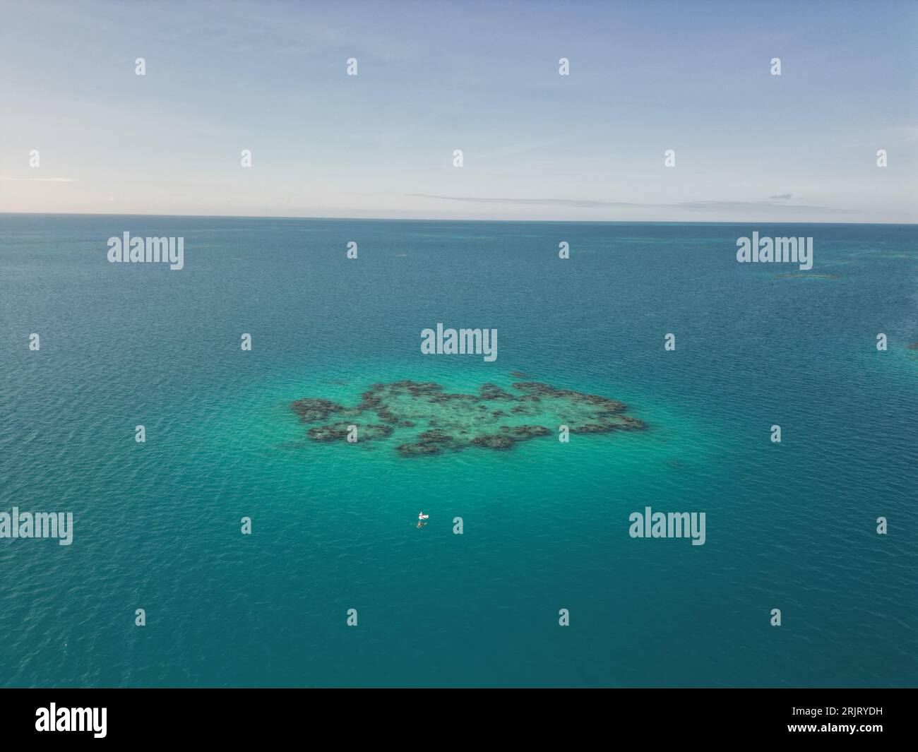 This stunning image shows the crystal clear waters of a Caribbean ...