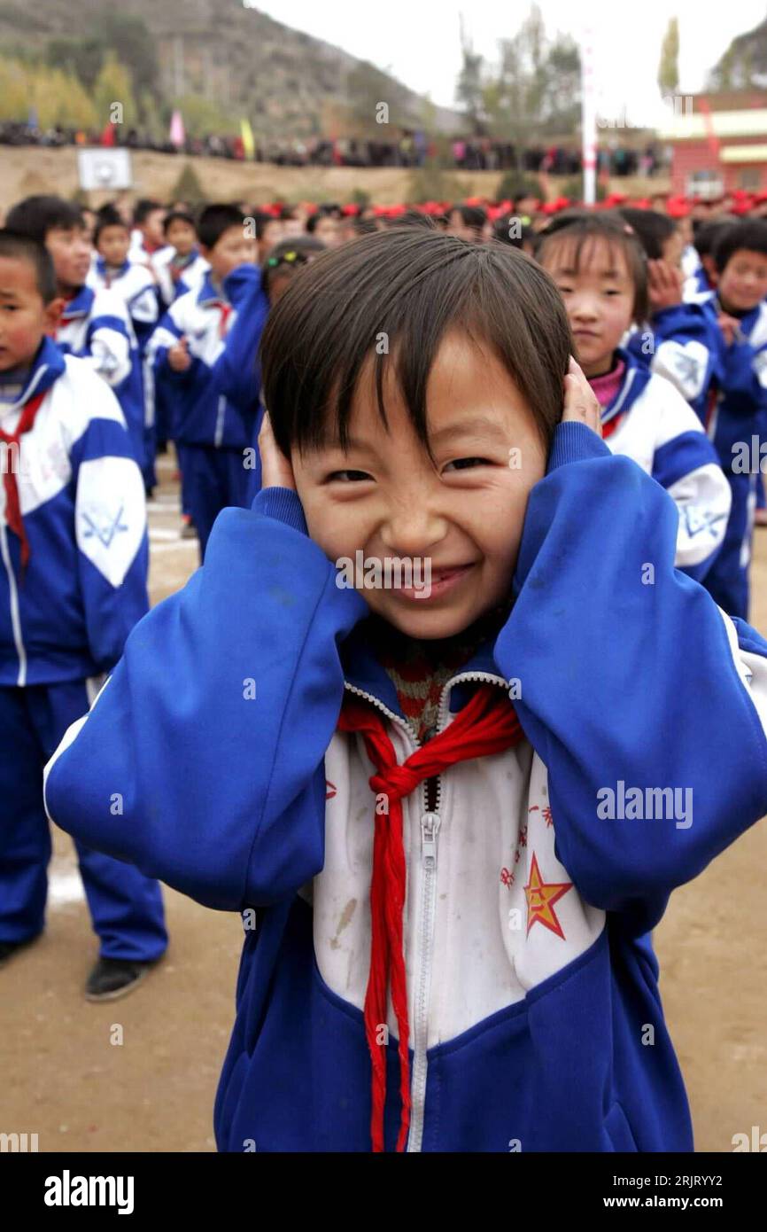 Laut ohren zuhalten hi-res stock photography and images - Alamy