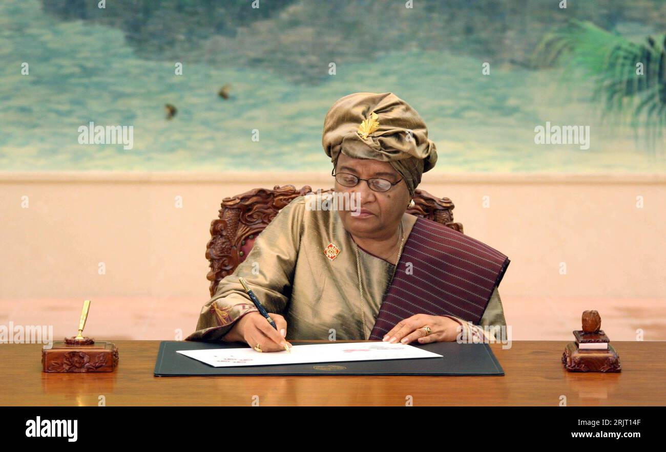 Ellen johnson sirleaf hi-res stock photography and images - Alamy