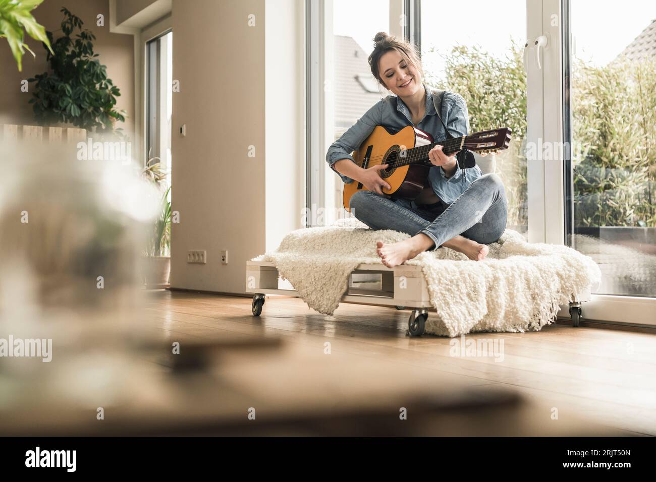 Barefoot guitar player hi-res stock photography and images - Alamy