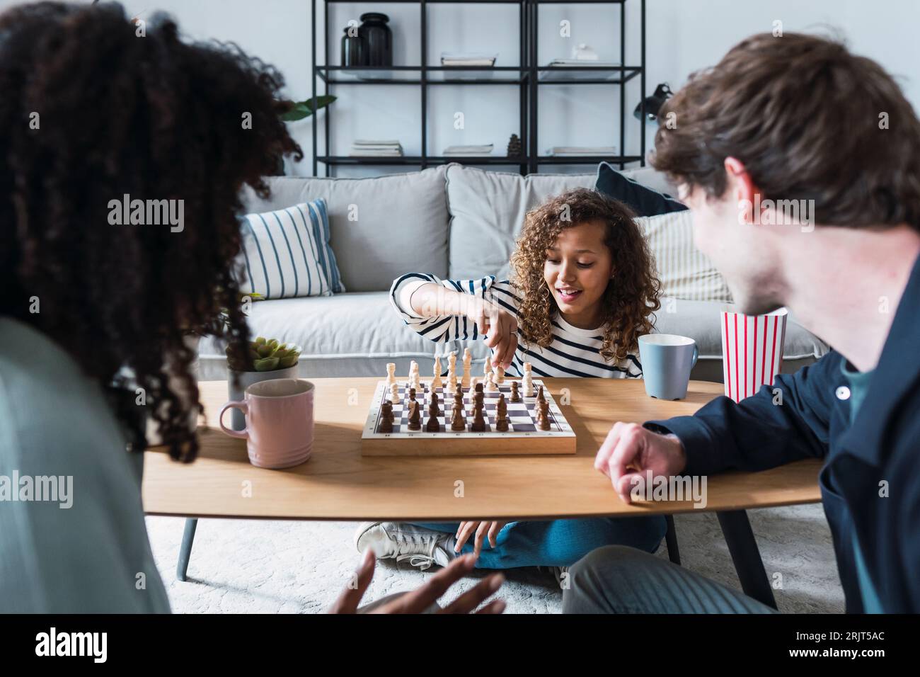 How to play chess hi-res stock photography and images - Alamy