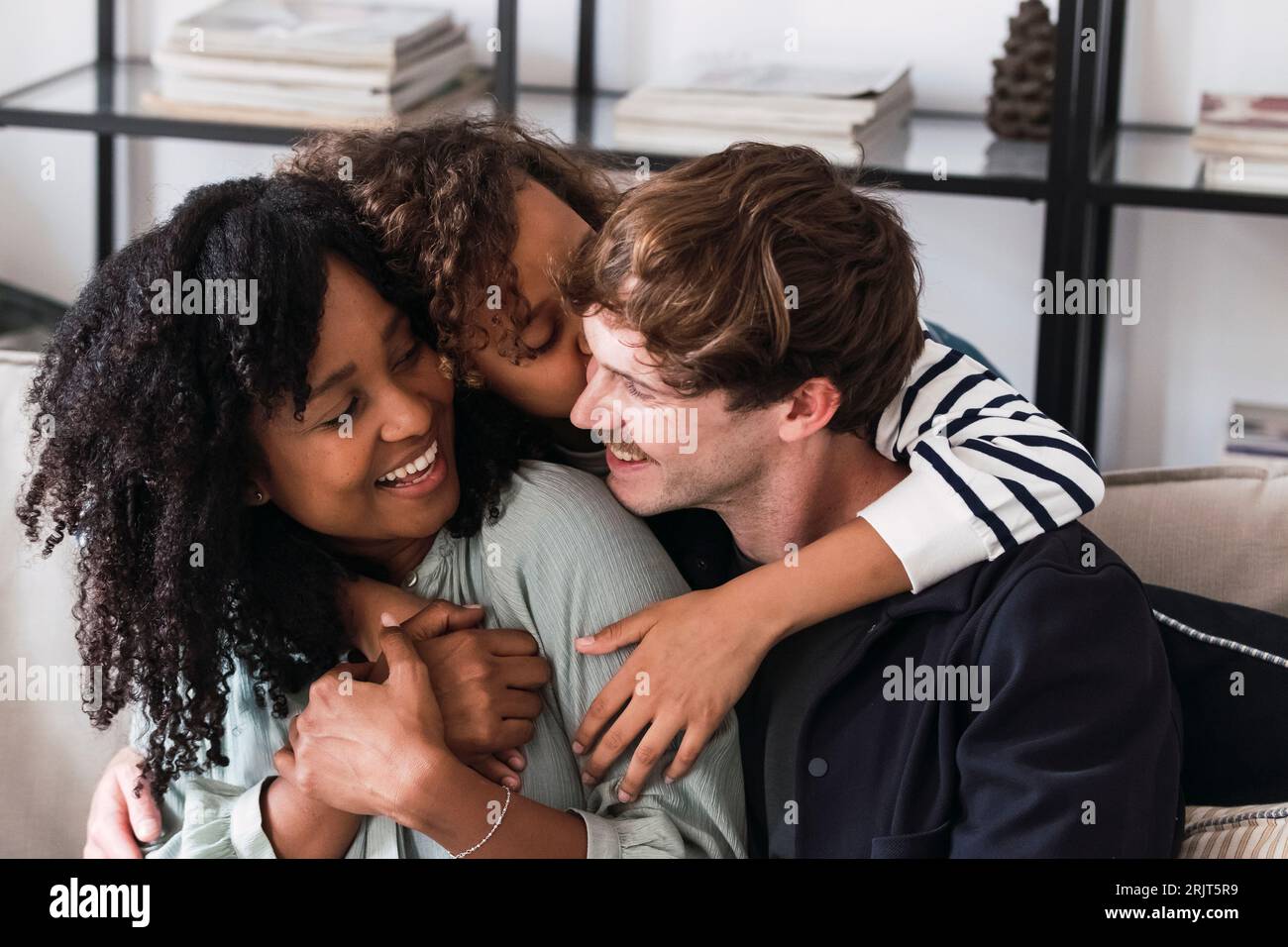 Mother and daughter hugging and kissing hi-res stock photography and ...