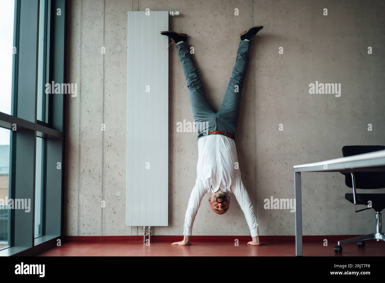 Wall handstand hi-res stock photography and images - Alamy
