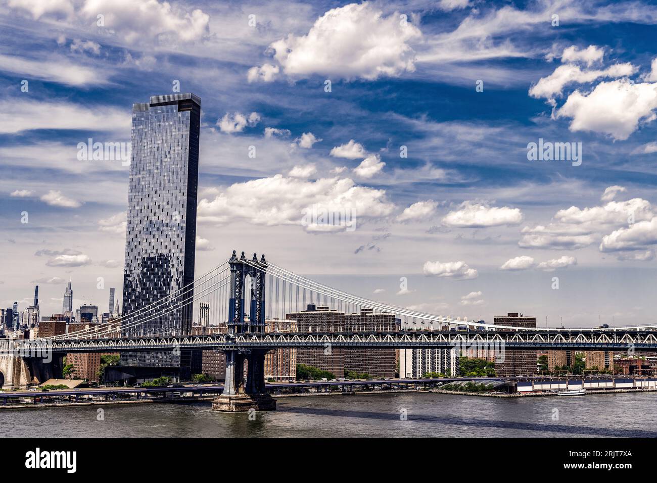 bridge connecting Lower Manhattan with Downtown Brooklyn. urban city ...