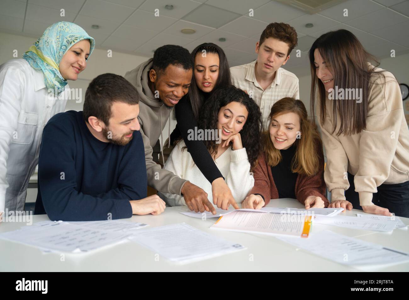 Students discussing women hi-res stock photography and images - Alamy