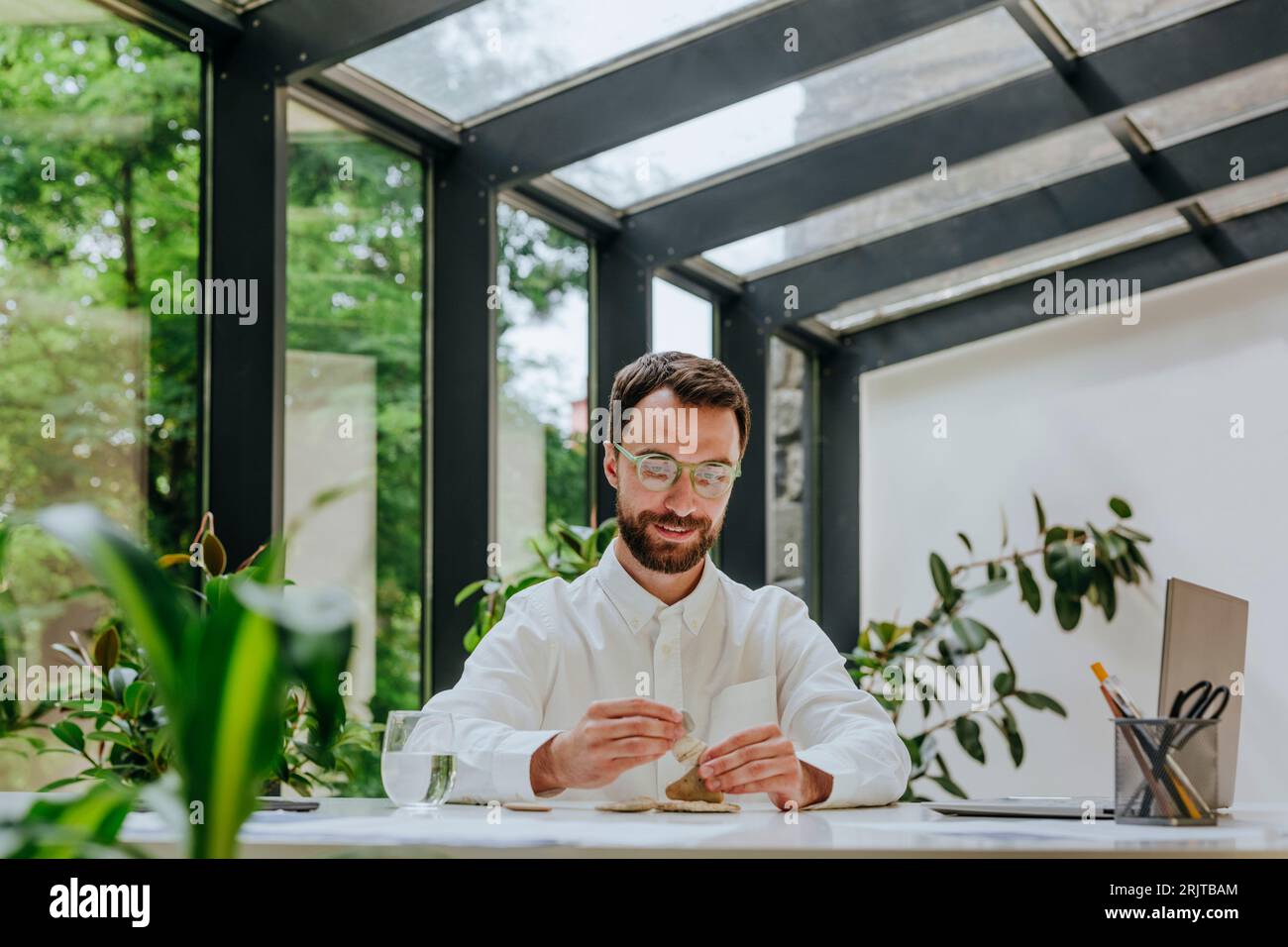 Pebble piling hi-res stock photography and images - Alamy