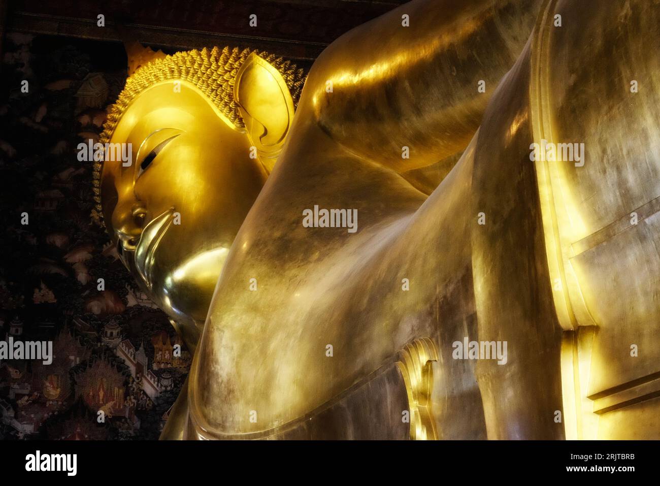 The heart of Bangkok city hosts a monumental Thai temple housing a ...
