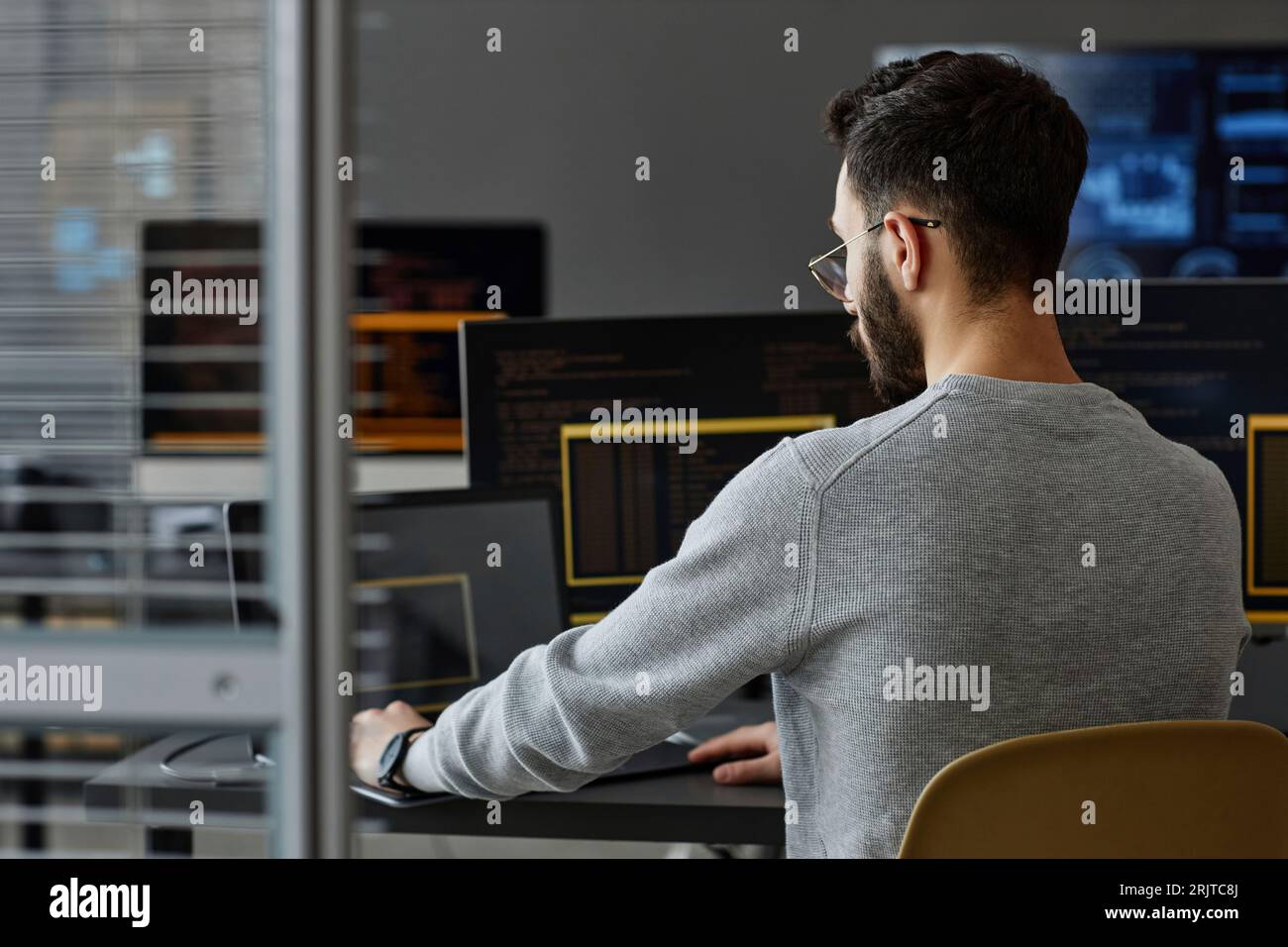 Using programmer hi-res stock photography and images - Alamy