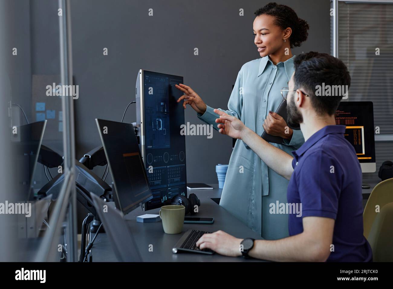 Coding computer smiling hi-res stock photography and images - Alamy