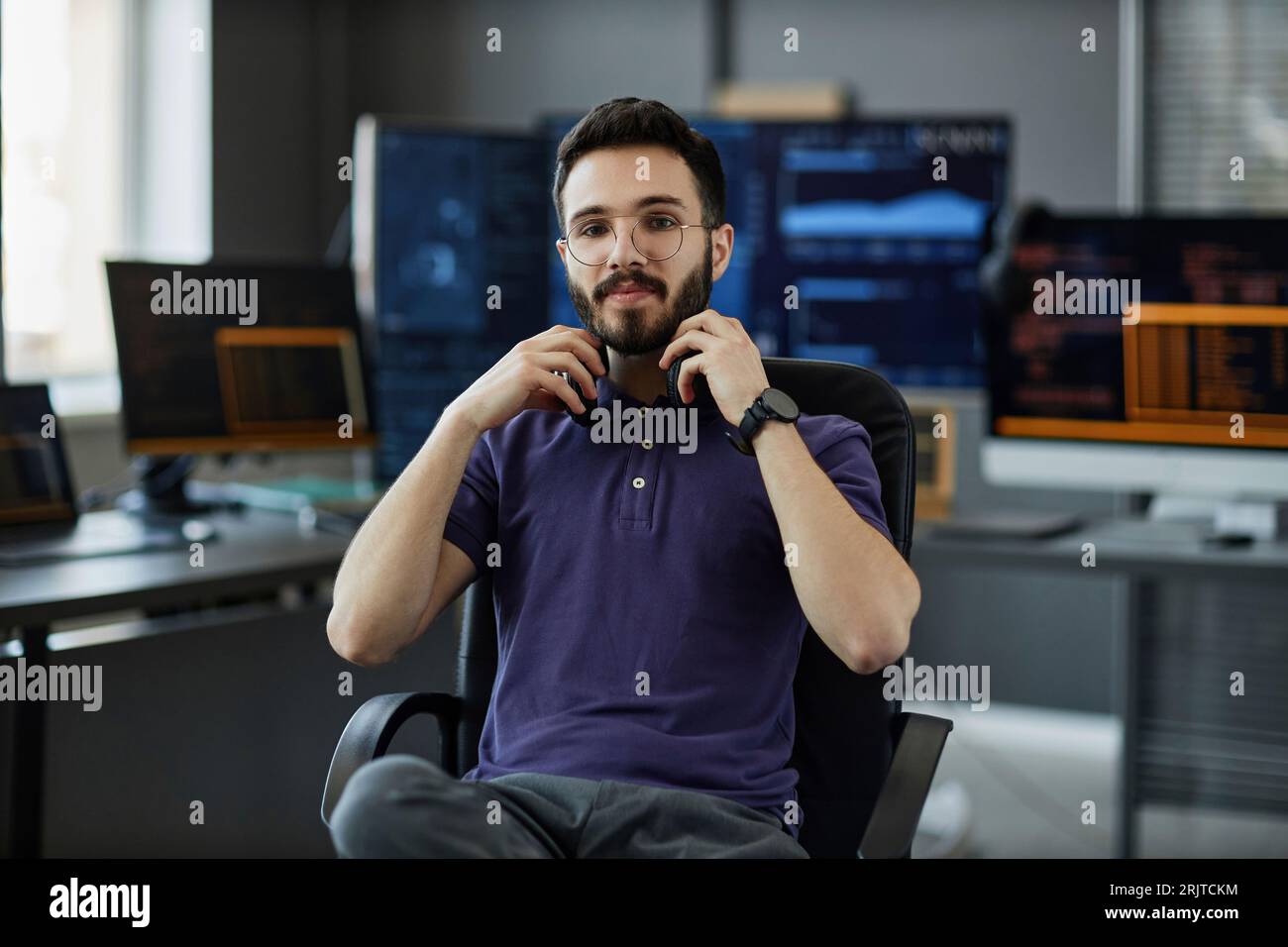 Support wireless hi-res stock photography and images - Alamy