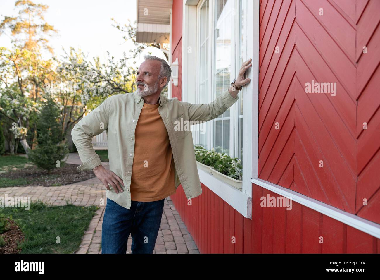 Man of the house hi-res stock photography and images - Alamy
