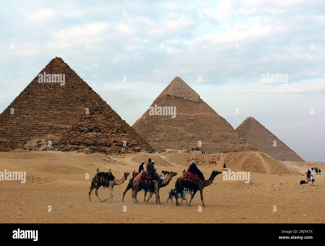 Gizeh pyramide hi-res stock photography and images - Alamy