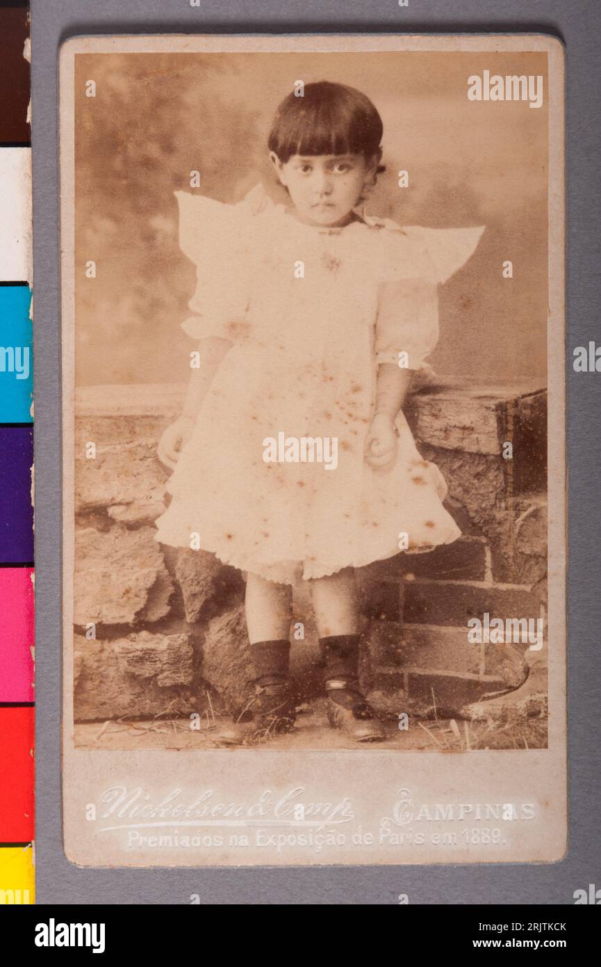 Menina anonima hi-res stock photography and images - Alamy