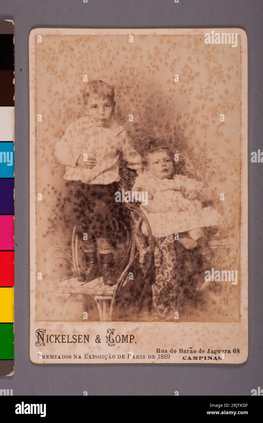 Casal de crianca anonimas hi-res stock photography and images - Alamy