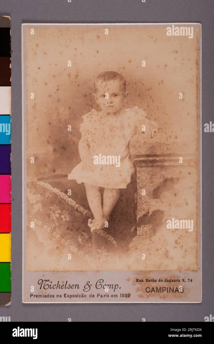 Menina Anonima (41) 20th century by Julius Nickelsen Stock Photo - Alamy