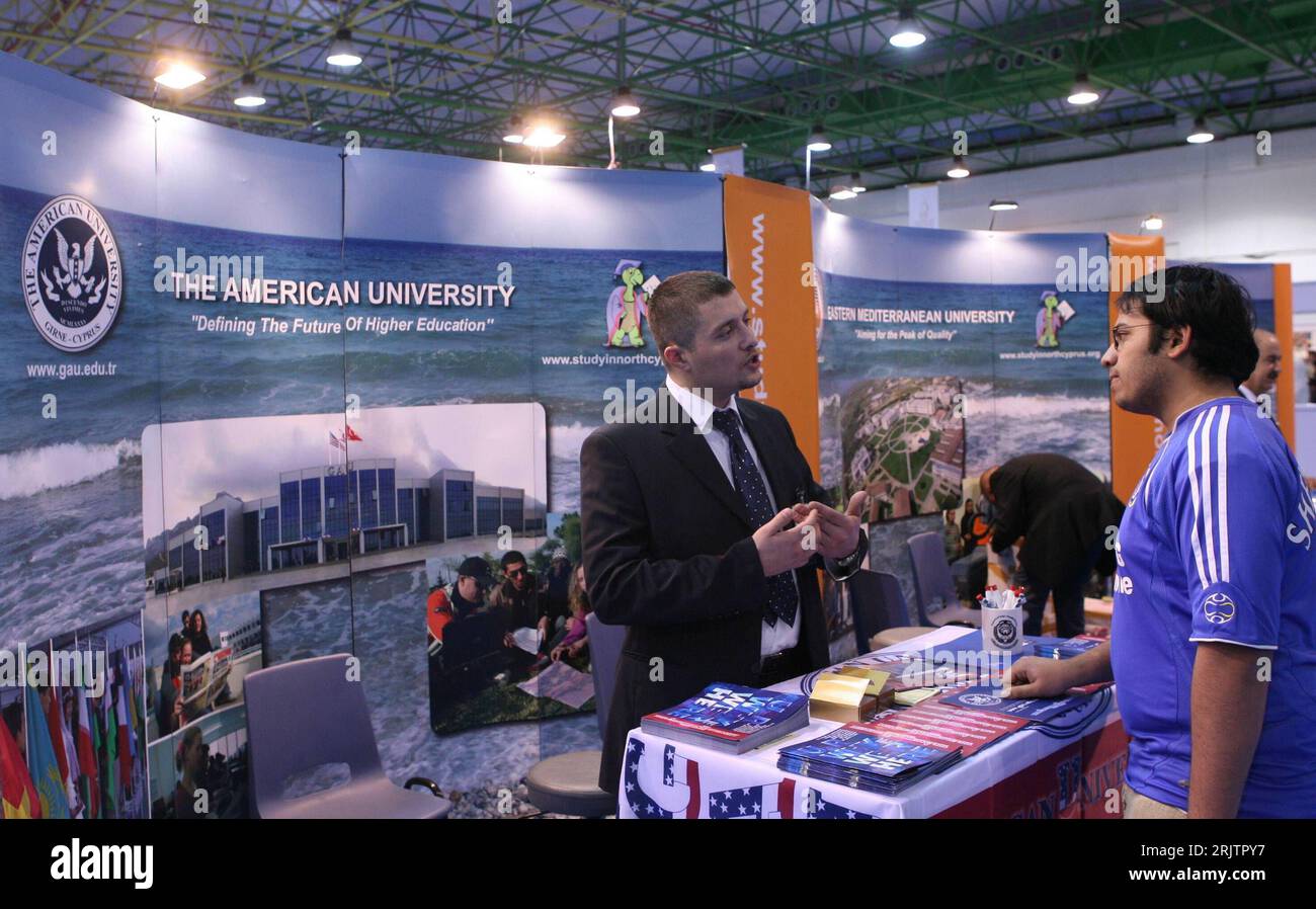 American university of kuwait hi-res stock photography and images - Alamy