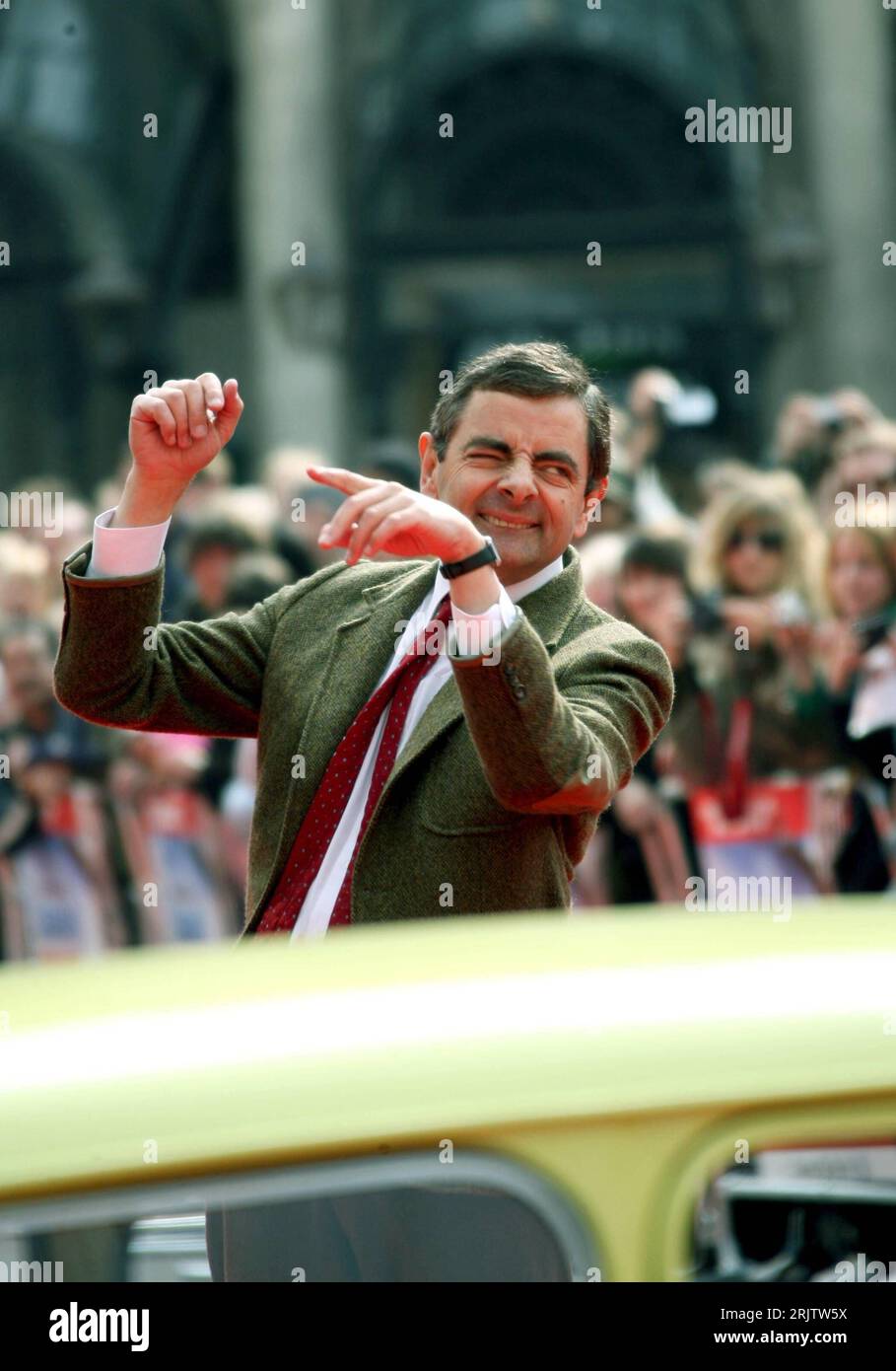 Comedian rowan atkinson mr bean hi-res stock photography and images - Alamy