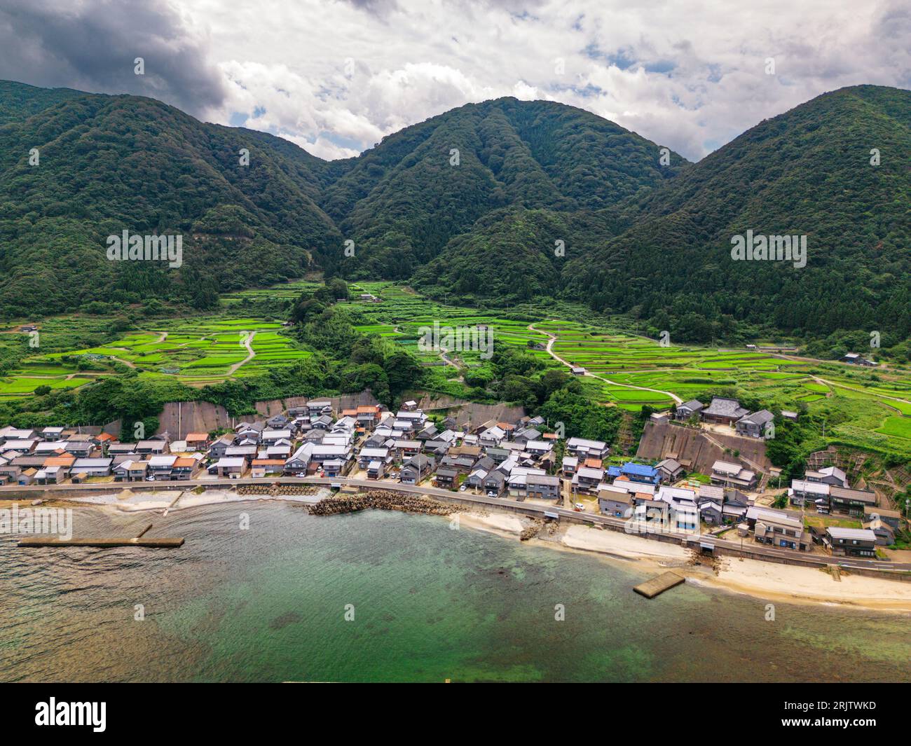 Hillside terrace japan hi-res stock photography and images - Alamy