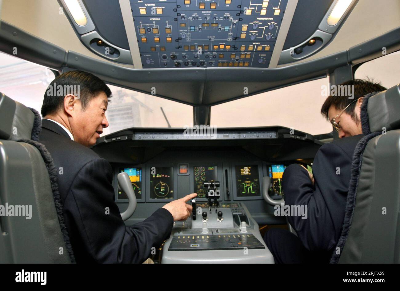 Cockpits hi-res stock photography and images - Alamy