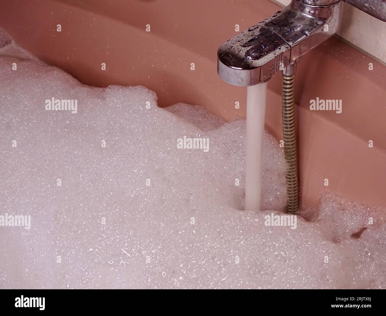 Overflow bath hi-res stock photography and images - Alamy