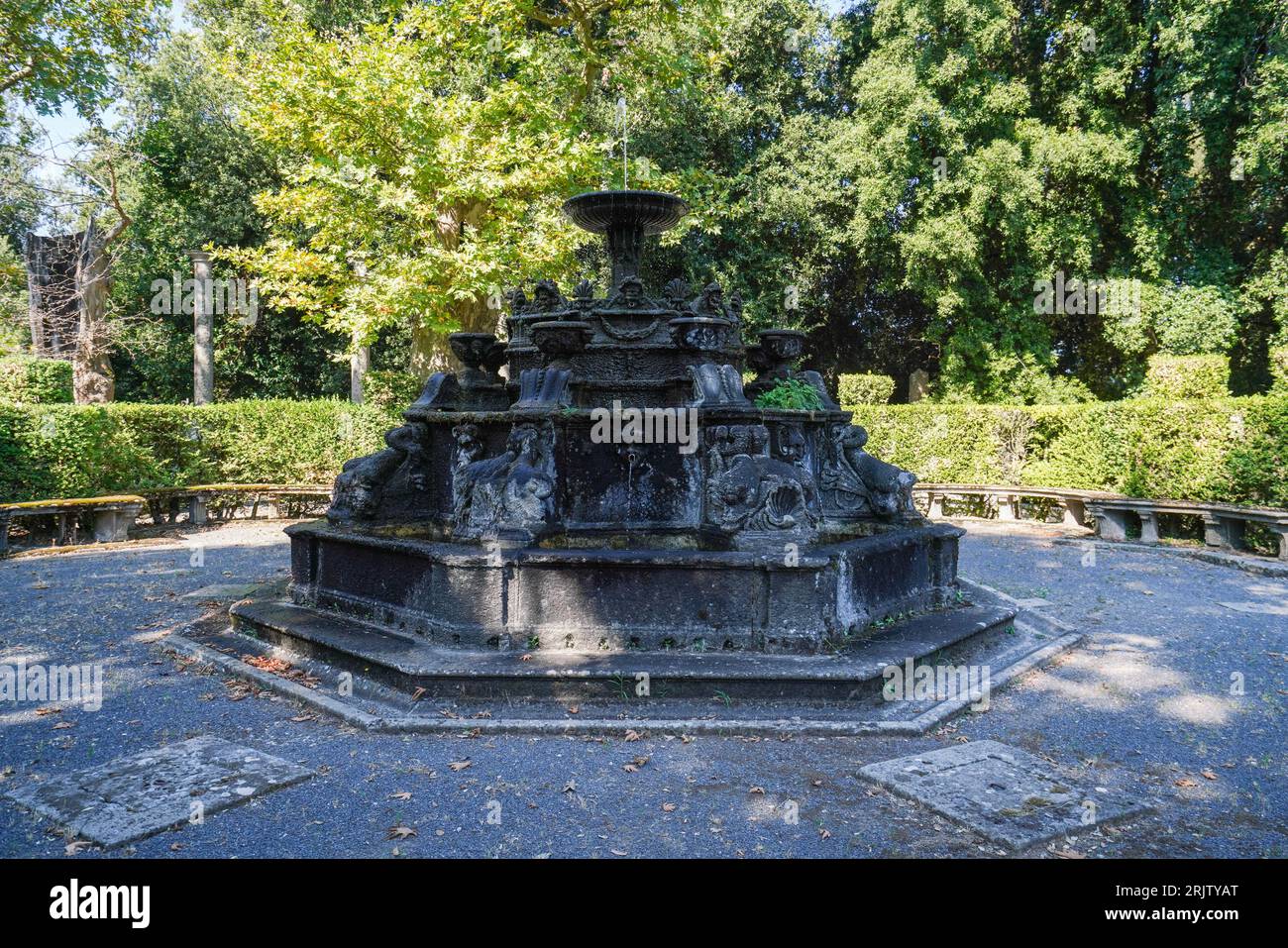 Villa Lante, (Fontana Dei Delfini, The Dolphin Fountain), Lazio, Italy ...