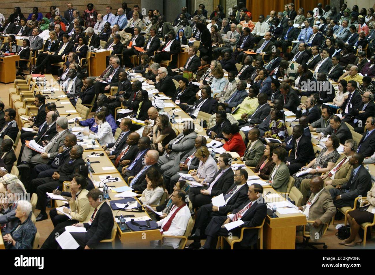 United nations human settlements programme hi-res stock photography and ...
