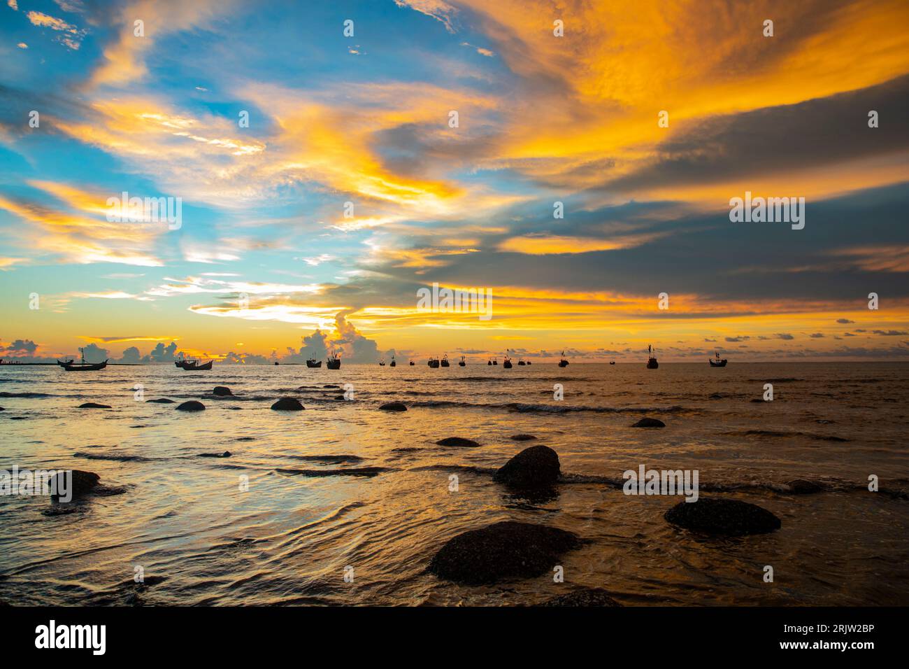 Sunrise on the Bay of Bengal at the Saint Martin's Island, locally ...