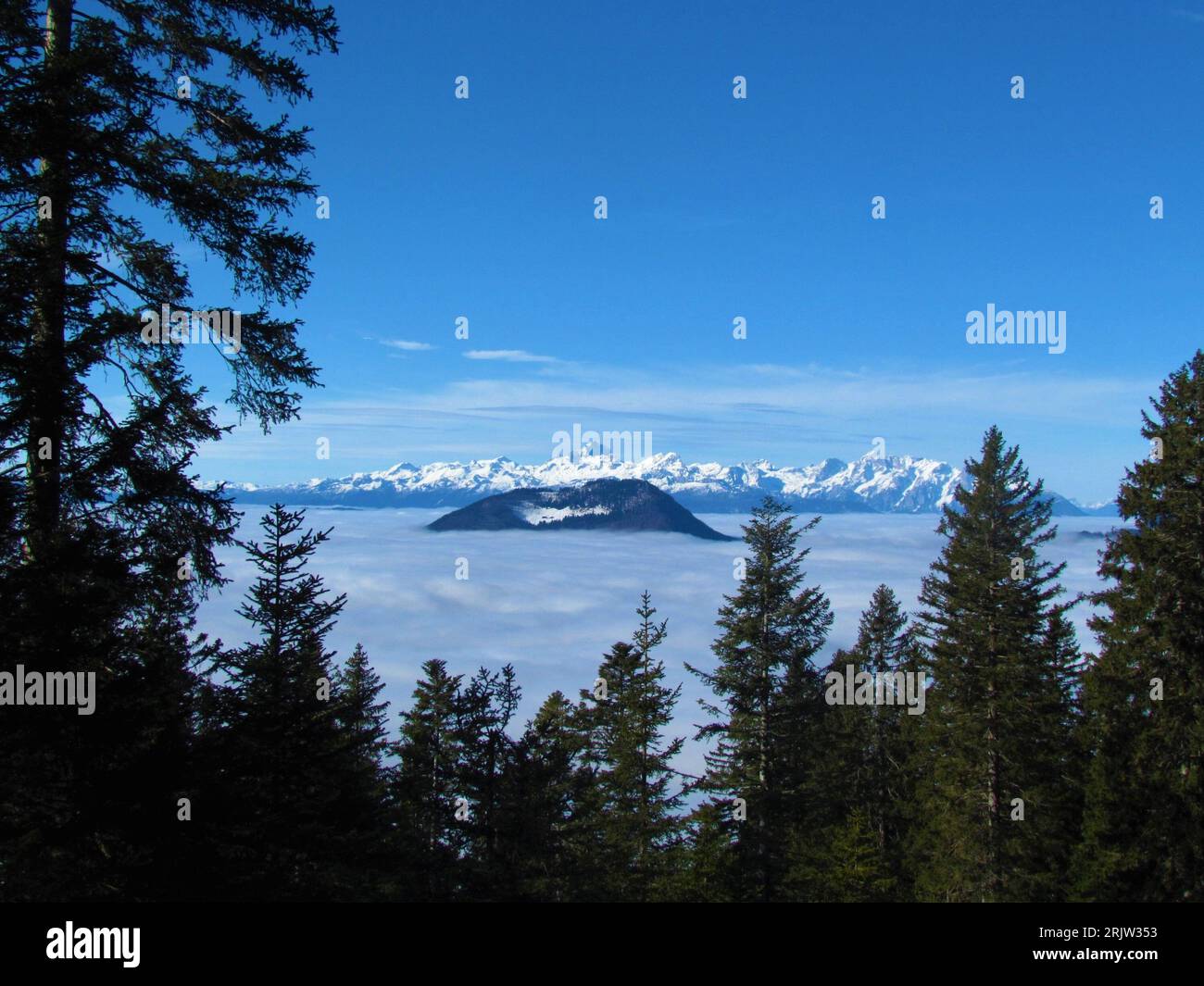 Stratus clouds mountain hi-res stock photography and images - Alamy