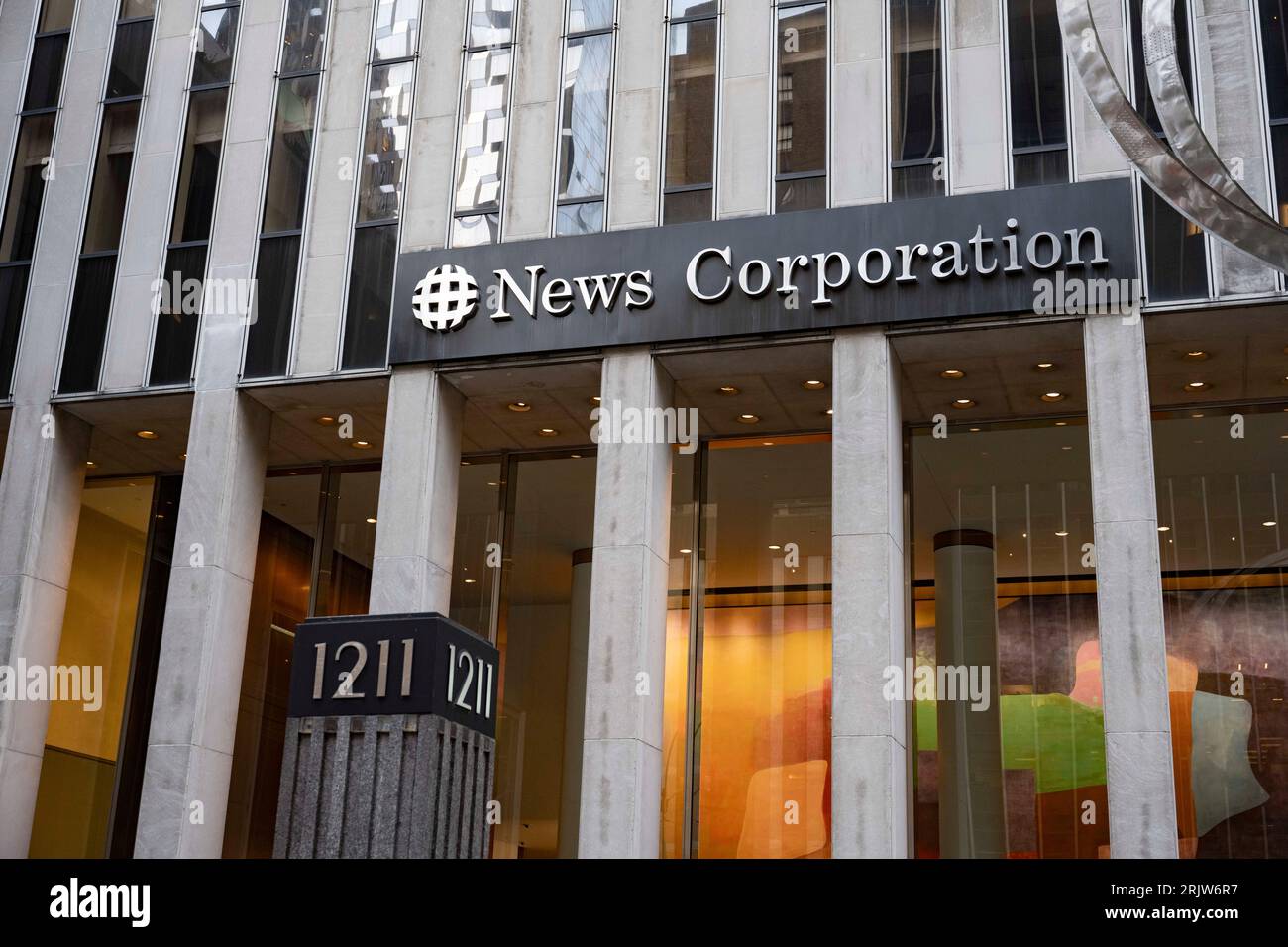 1211 avenue of the americas hi-res stock photography and images - Alamy